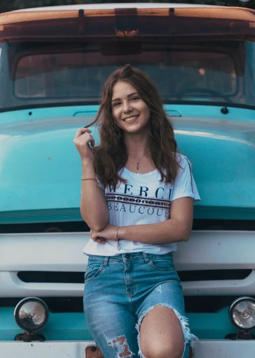 Full Body Portrait Posing | 19 Secret Tips For Photographers