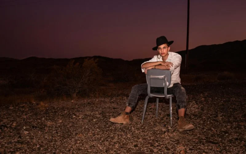 17 Male Poses For Portrait Photography | Photo Shoot Poses